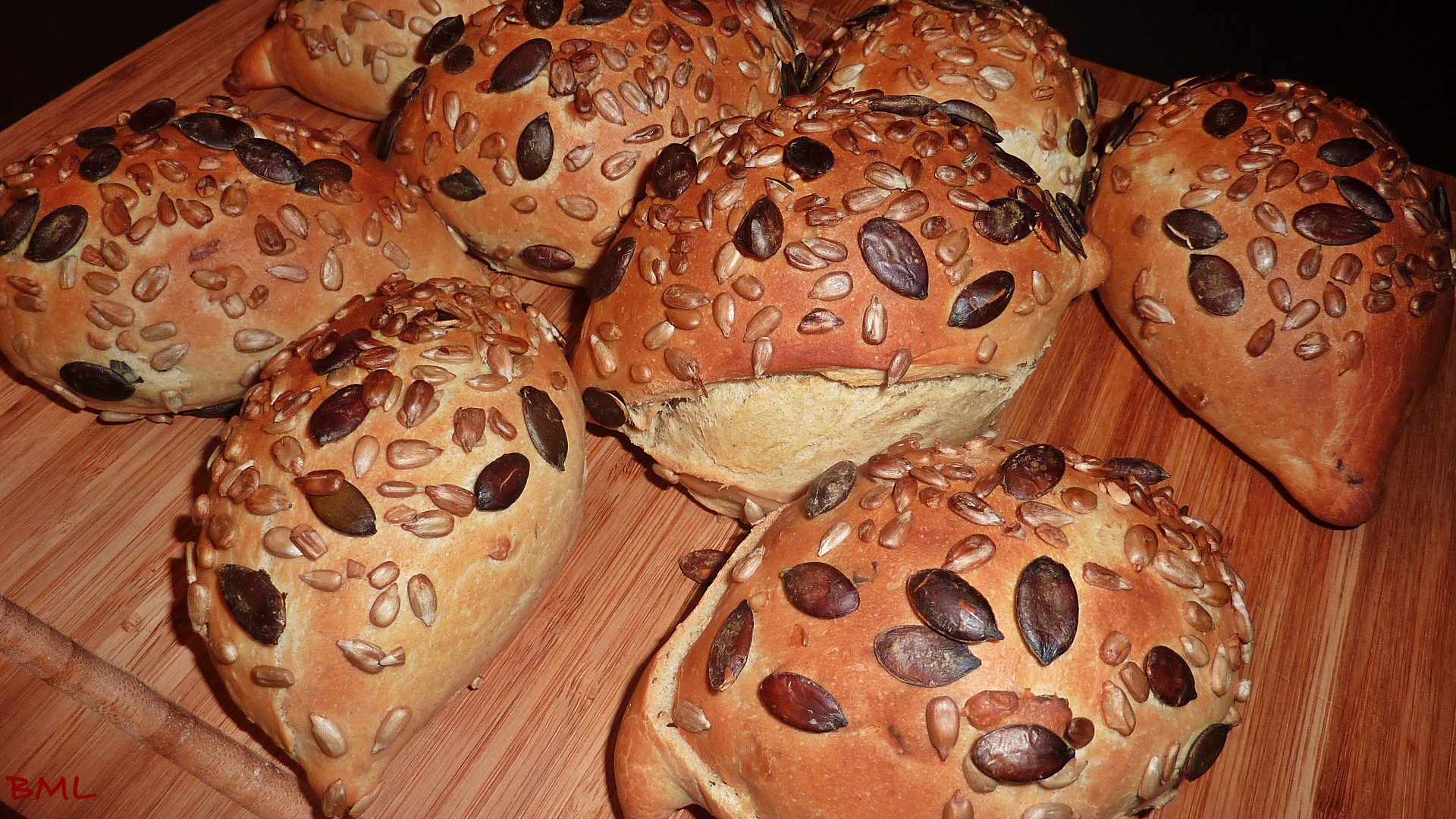 Kernige Spitzweckle…mit Joghurt und Kürbiskernöl | Backen mit Leidenschaft
