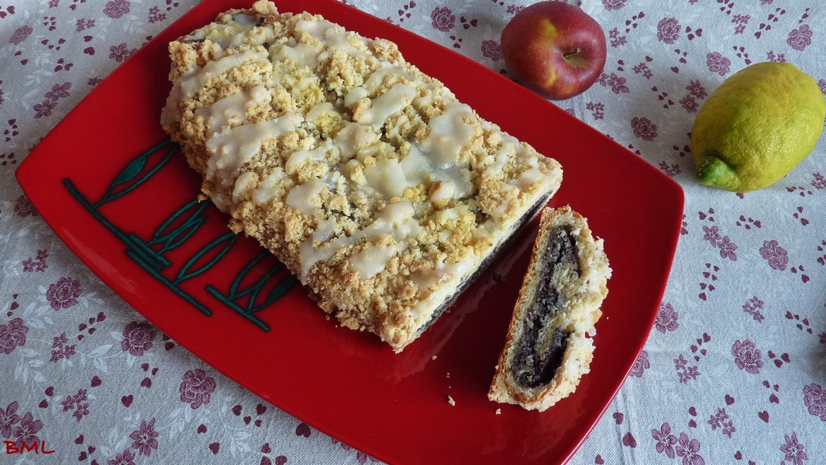 Strietzel mit Mohn, Apfel, Walnüssen und vielen Streuseln | Backen mit ...