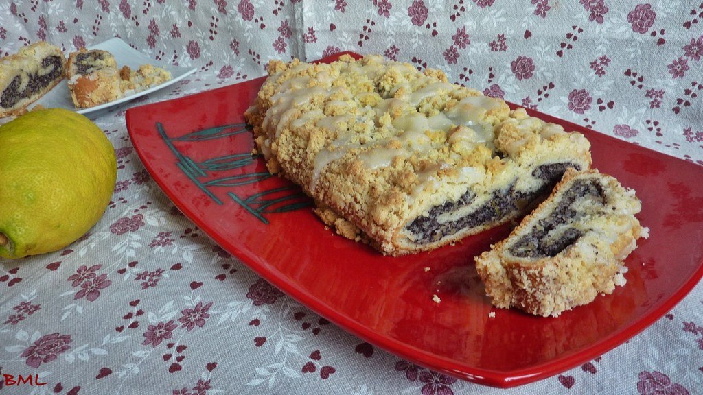 Strietzel mit Mohn, Apfel, Walnüssen und vielen Streuseln | Backen mit ...