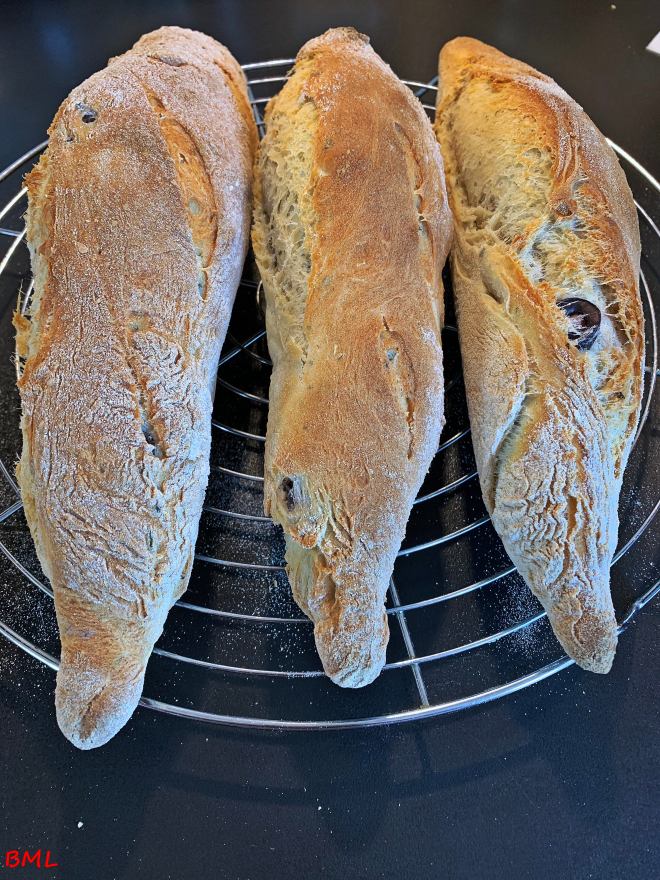 Oliven-Kräuter-Brotstangen | Backen mit Leidenschaft